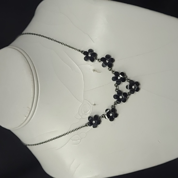 Claire's | Jewelry | Clairs Black Metal Flower Necklace | Poshmark